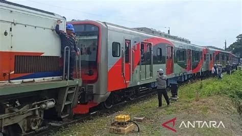 Krl Buatan Inka Dijajal Di Jakarta Usai Lebaran