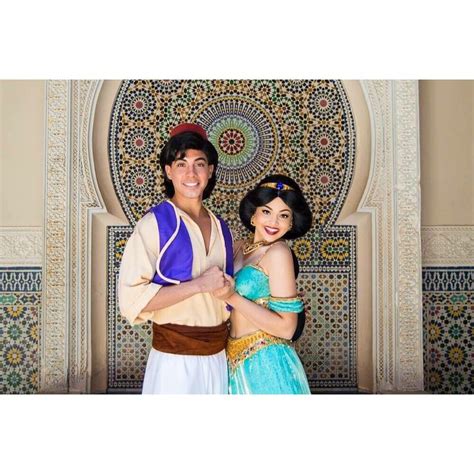 Aladdin And Jasmine Aladdin And Jasmine Disney Magic Disney