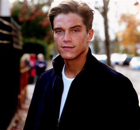 OMG He S Naked The Only Way Is Essex Star Lewis Bloor Goes Full