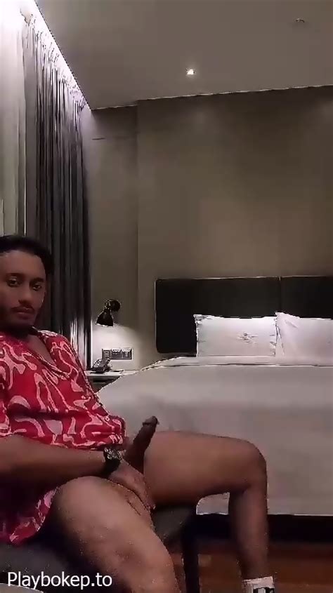 Ngewe Dengan Om Ganteng