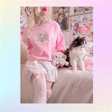 Sleeping Kitty Crewneck Milkymilky Embroidery