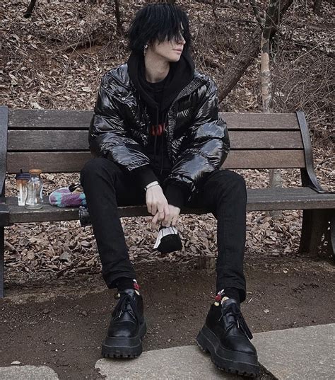 𝑺𝒂𝒗𝒆𝒇𝒐𝒍𝒍𝒐𝒘 𝑸𝒖𝒊𝒏𝒏 Goth Guys Goth Boy Outfits Goth Boy