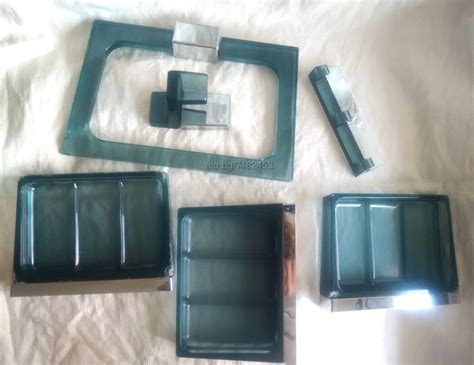 Аксесоари за баня комплект Аксесоари Всичко за банята София Продавам комплект аксесоар