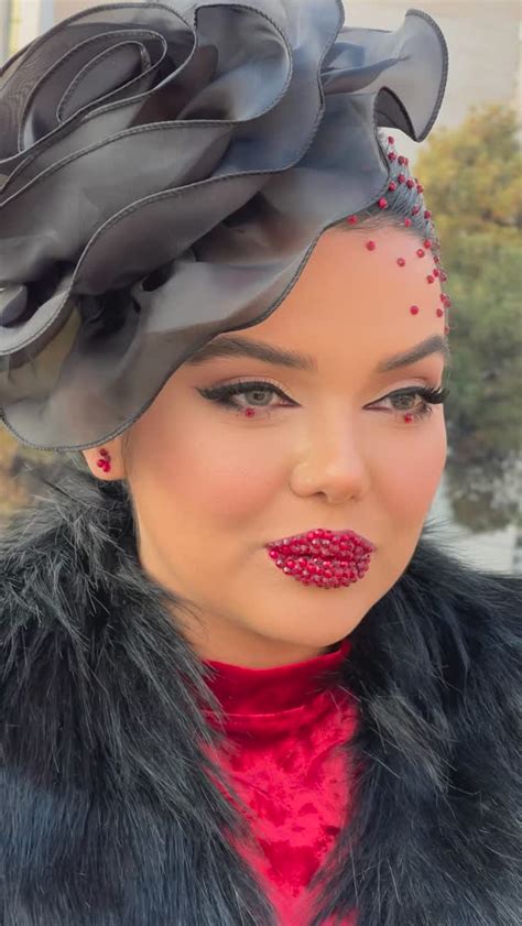 ‎میکاپ آرتیست 💫 الی شاهی‎ ‎شما 🫵 برای مامانای بالای ۶۰ سال خط چشم