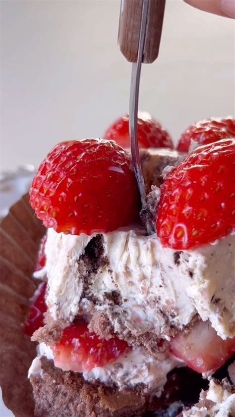 달콤한 바나나와 부드러운 바닐라크림의 조합🍌💛 바나나푸딩타르트 버터풍미 가득한 바삭한 타르트지 위에 고급진 맛을 더해줄 화이트