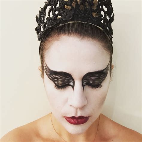 Black Swan Makeup For Halloween Hair Makeup By Goldplaited
