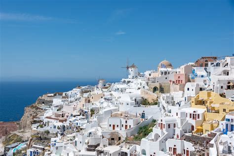 거리 풍경 관광 그리스 도시 바다 산토리니 소도시 여름 여행 절벽 휴가에 관한 무료 스톡 사진