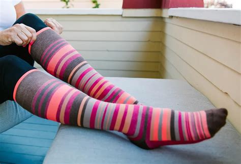 Edema Socks What They Are And Who Should Wear Them 2024 Guide Vdio Magazine 2024