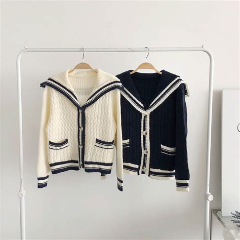 세일러 카라 배색 꽈배기 니트 가디건 에이블리