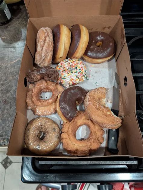 Seaside Donuts Bakery Newport Beachs Iconic 24 Hour Beachfront Donut Shop