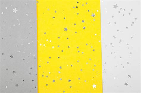 2021 년 의 두 가지 트렌디 한 색상의 종이 배경 노란색과 회색 2021년에 대한 스톡 사진 및 기타 이미지 2021년 금 금속 금속의 Istock