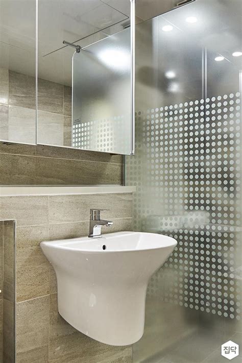 욕실그레이모던젠다이슬라이딩거울장유리파티션시트지세면대 Interior Concept Interior Bathtub