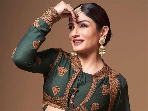 Raveena Tandon S Iconic Look From The S