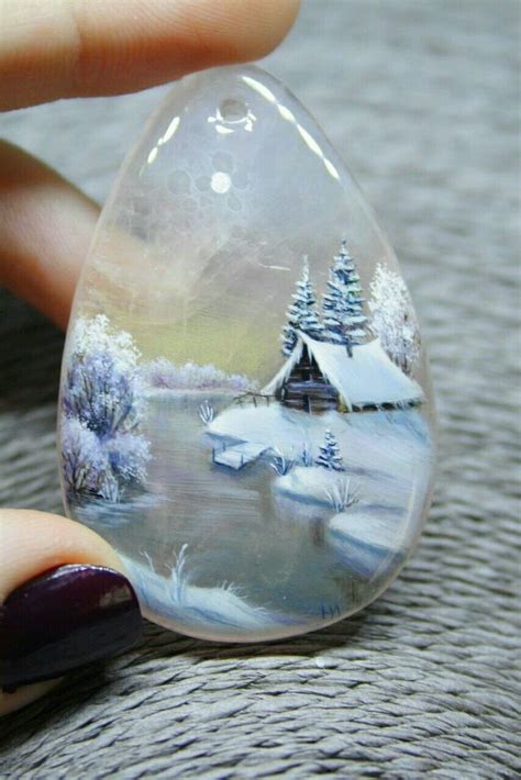 Морозец купить или заказать в интернет магазине на Ярмарке Мастеров Кулон расписанный