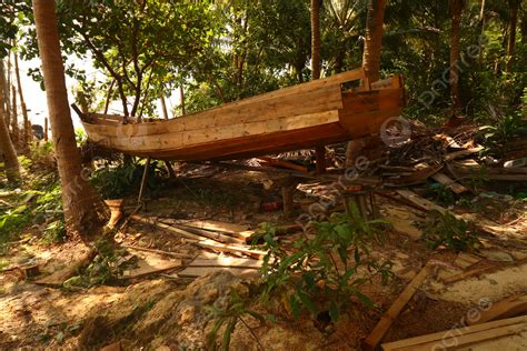 Building A Khmer Boat Traditional Cambodian Boat Under Repair Khmer Culture Photo Background And