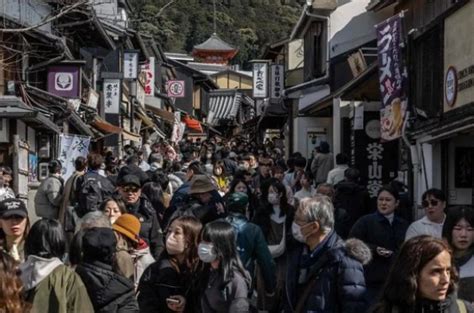 日本的「觀光公害」有無解方？外國觀光客亂象行為，令人迷惑！ Talkace