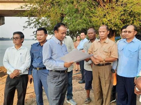 លោកស្វាយ សំអ៊ាង