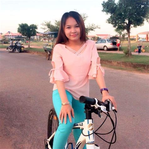 ខោគគីរ កូន ក្មេង ពណ៌ ឃ្យូត ៗ ស្លៀក ទៅ រៀន ក៏បាន ស្លៀក ទៅ ដេីរ លេង ក៏ បាន មាន ទំហំ ចាប់ ពី 7 32kg