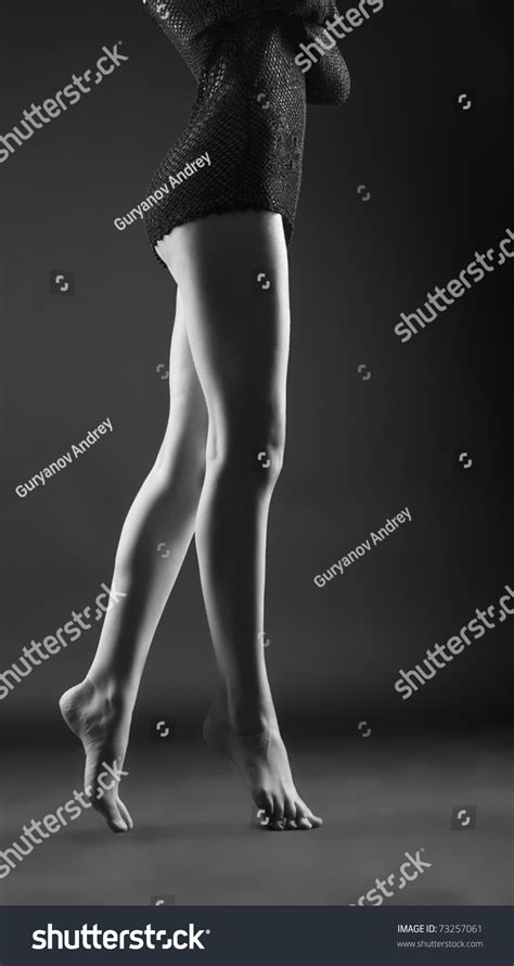 Beauty Naked Women Legs Silhouette Dark Foto De Stock 73257061