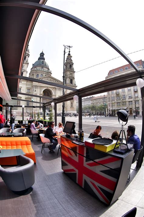 World’s First MINI Bar Opened in Budapest - autoevolution