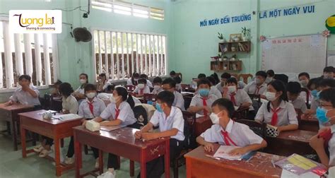 Tặng Học Bổng Và Truyền Thông Kỹ Năng Phòng Chống Xâm Hại Bạo Lực Cho