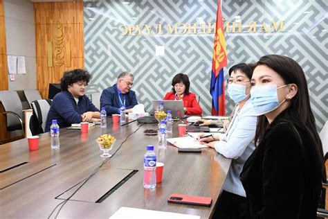 Эрүүл мэндийн сайд Д Сарангэрэл Эрүүл Мэндийн Яам