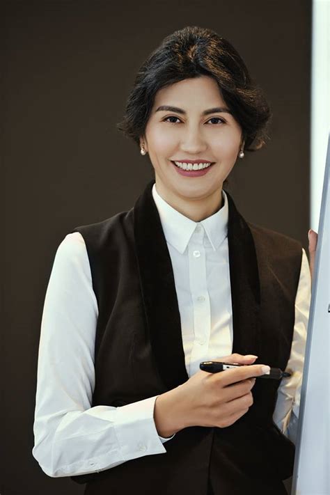 Б Оюунгэрэл Багш та хүүхэд бүхэнд замч нь хүн бүрт хөтөч нь билээ Newswall