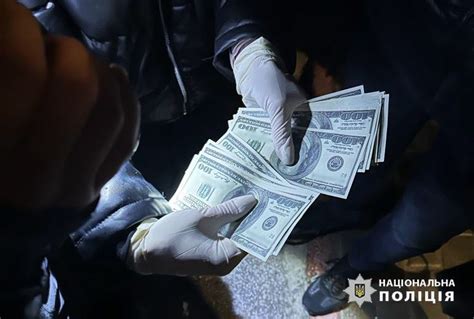 Львівянка за 3 тисячі доларів допомагала чоловікам виїхати за кордон Фото Новини Львова — Львів