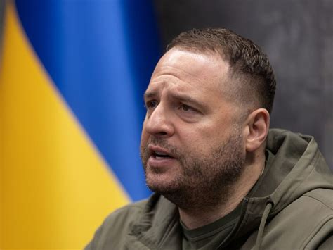 Играет центральную роль в обеспечении работы правительства В ежегодный список 100 самых