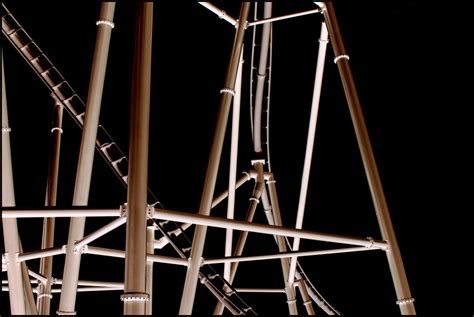 무료 이미지 추상 게시하다 과학 기술 건물 구성 돛대 타기 조명 보안 현대 롤러 코스터 디자인 막대 담체 연결 금속의 지원하다 대갈못