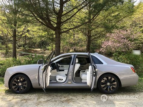 시승기 기본가 4억7100만원 롤스로이스 뉴 고스트 과연 그 값어치 할까 오토헤럴드