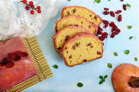 건포도와 말린된 크랜베리 부드러운 축제 맛있게 빛 바탕에 조각으로 잘라 설탕 장식 장식 최고의 볼 수 있습니다 0명에 대한 스톡 사진 및 기타 이미지 Istock