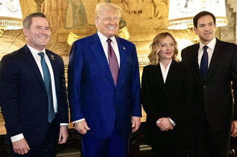 “환상적 여성”…트럼프 멜로니 이탈리아 총리와 마러라고 회동