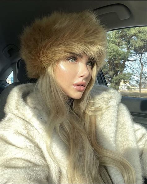 So Beautiful 😍 R Sfwfurfetish