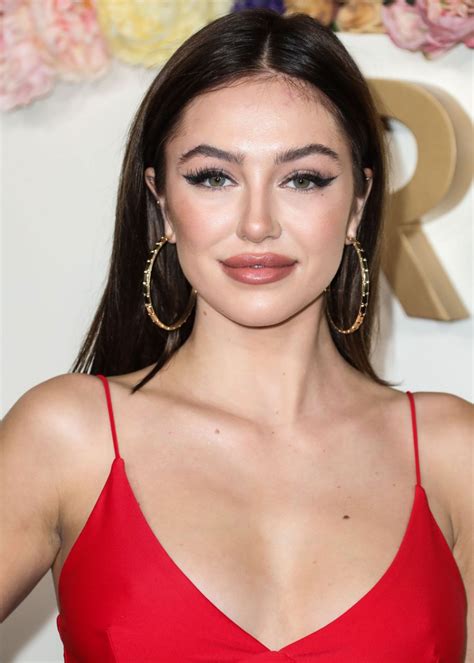 Delilah Belle Hamlin Tits Thefappening