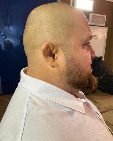 Евгения Захарова Сломанные уши для Дмитрия Красилова для фильма «Добро пожаловать в семью