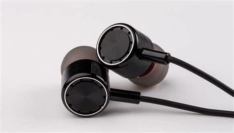 Best Noise Cancelling Earbuds In Buying Guide Music Critic