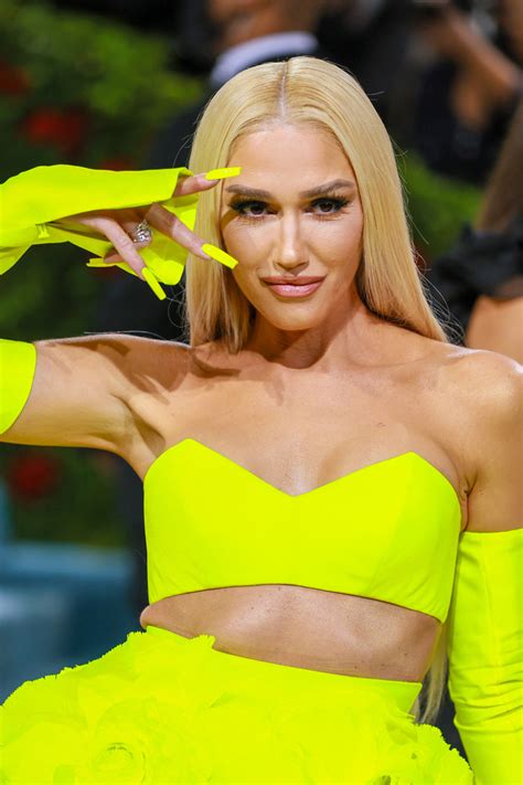 Photos A Look Back At Some Of Gwen Stefanis Most Iconic Looks — The