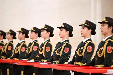 Си Цзиньпин вручил государственные награды