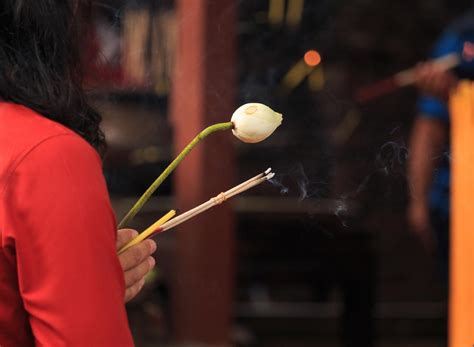 ปฏิทินวันพระเดือนพฤศจิกายน 2565 พร้อมวันธงชัย ตรงกับวันไหนบ้าง