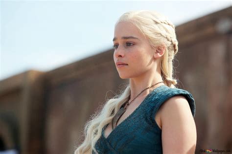 Emilia Clarke Game Of Thrones Iphone Wallpaper
