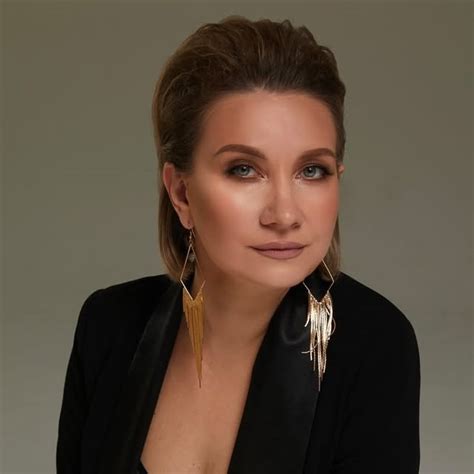 Случайно узнала что у меня в квартире прописано больше людей чем есть