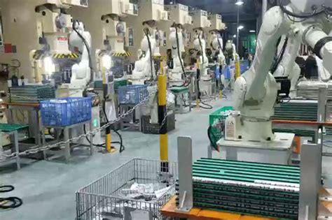 How 40 Robotic Integration Streamlines Large Scale Operations He