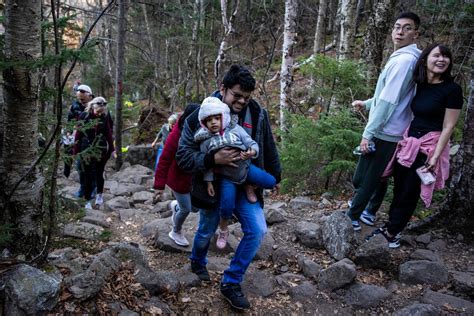 Leaves Camera Chaos A New Hampshire Bluff Becomes The Instagram Capital Of The World The