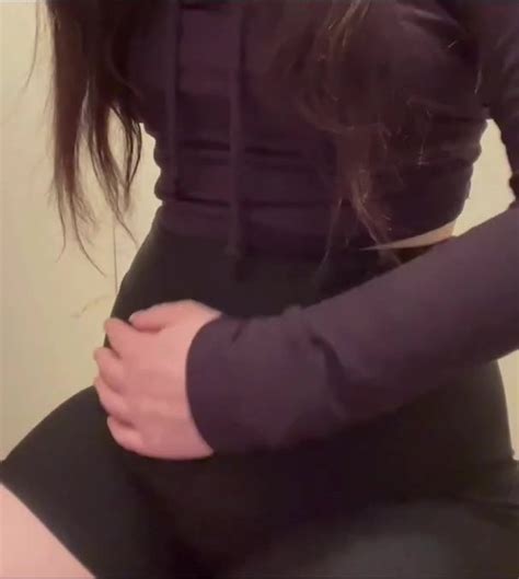 Round Belly Play Video Thisvid Com