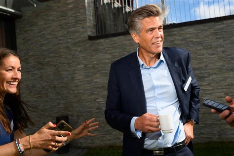 Cloudberry Fall Etter Skattegrep Høl I Hue Jon Gunnar Solli