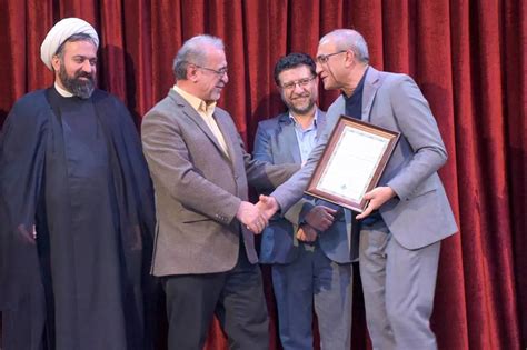 موسسه آموزش عالى زند بزودى به دانشگاه تبدیل مى‌شود