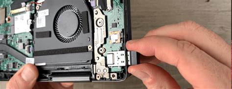 How To Remove DisplayPort Cable Cables Advisor