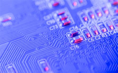 전자 회로 기판의 컴퓨터 마이크로칩 및 프로세서 컴퓨터 하드웨어 기술 추상 기술 마이크로 일렉트로닉스 개념 배경 매크로 샷 얕은