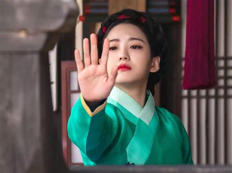 36 Stills That Spotlight Rowoon And Cho Yi Hyun As The Matchmakers In The Joseon Era